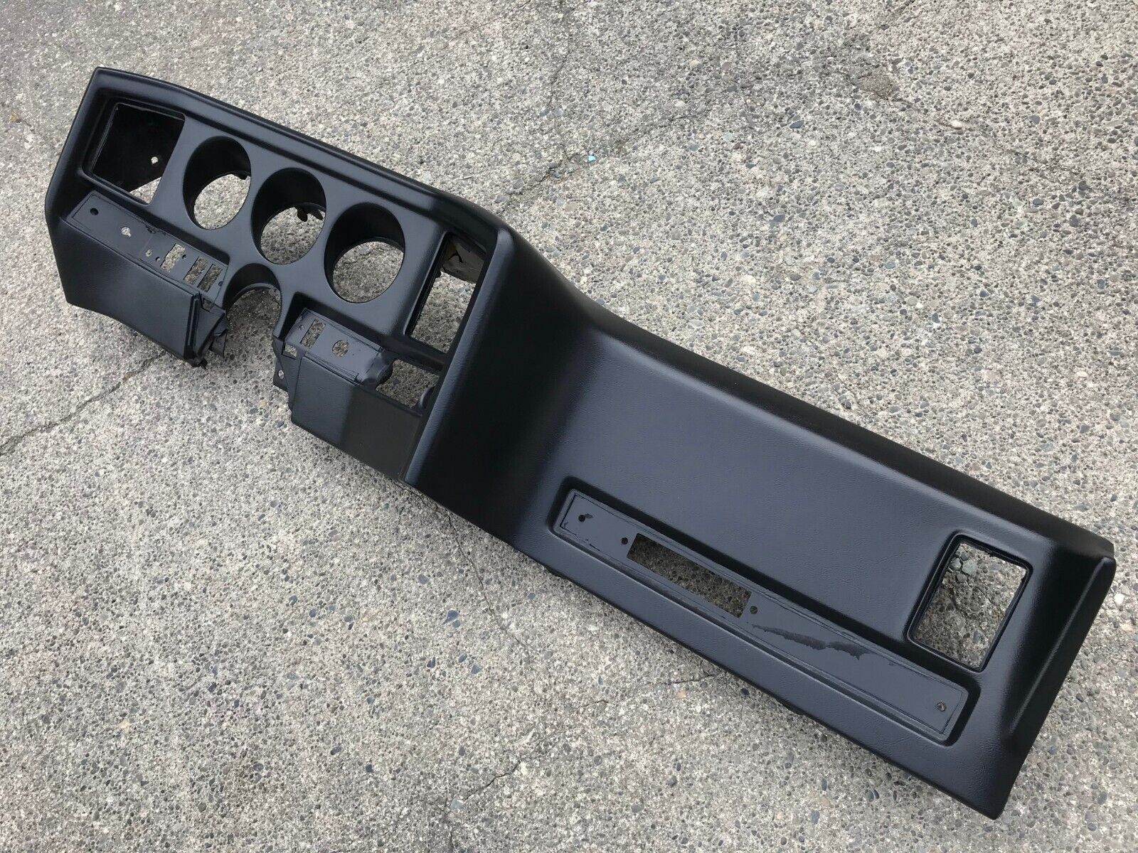 1972 PONTIAC GTO DASH PAD (NEED TO SEND ORIGINAL CORE)